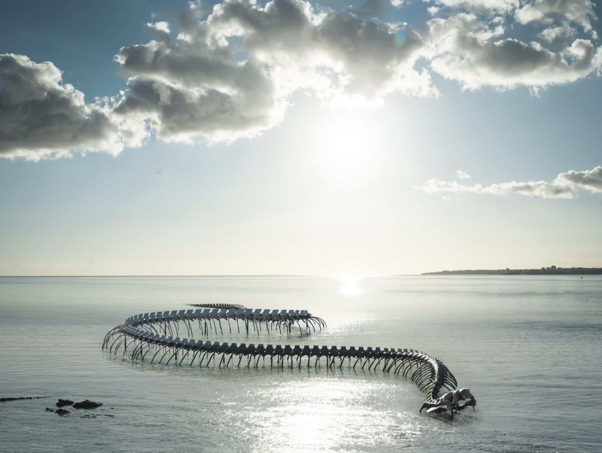 Serpent Océan, l’œuvre monumentale de Huang Yong Ping – ArtsPlas-Site ...